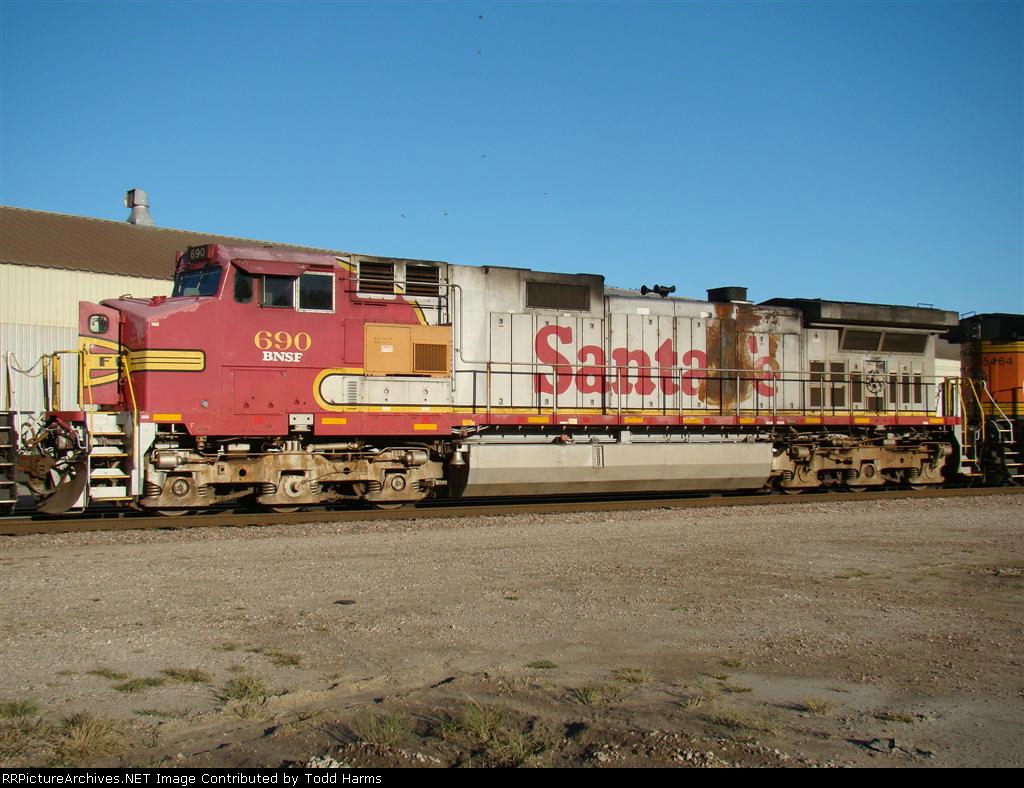 BNSF 690